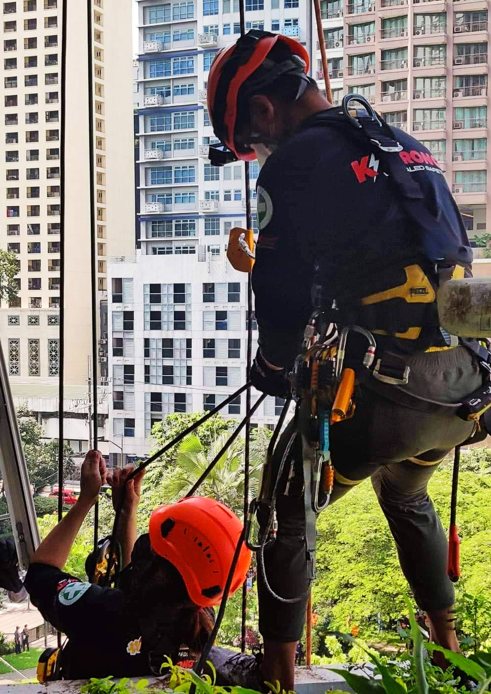 Rope Rescue Demonstration during Philippine Nationwide Earthquake Drill ...